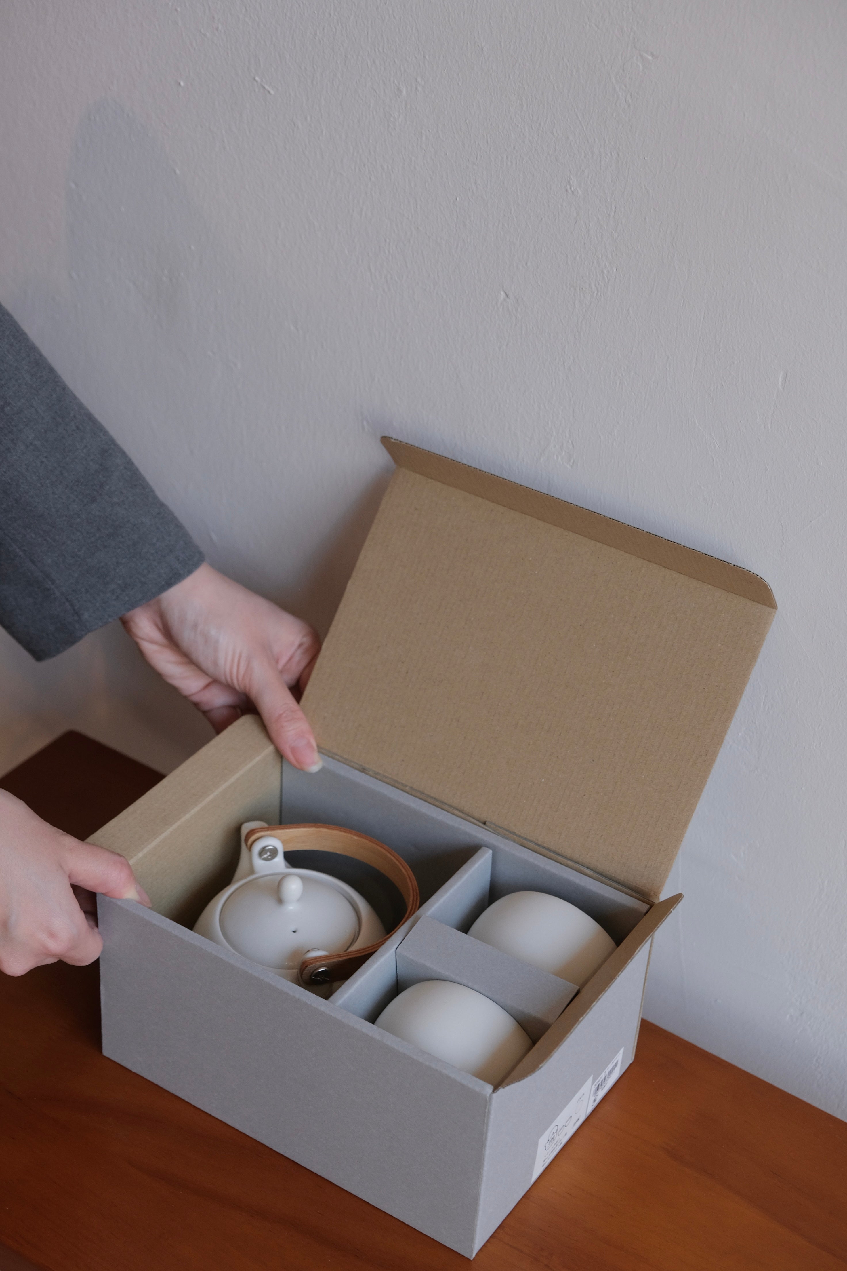 Lolo Saliu | YUI Teapot Gift Set – Late Morning