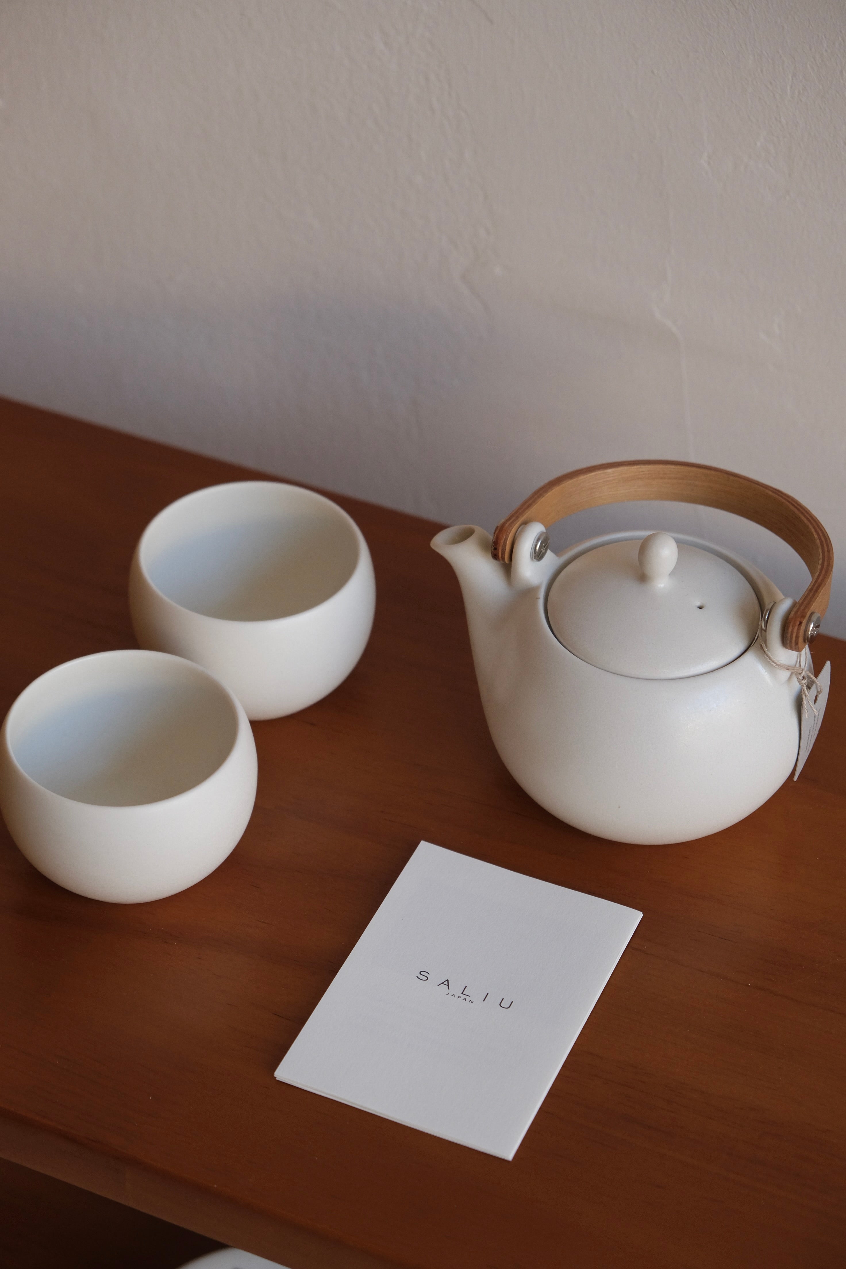 Lolo Saliu | YUI Teapot Gift Set – Late Morning